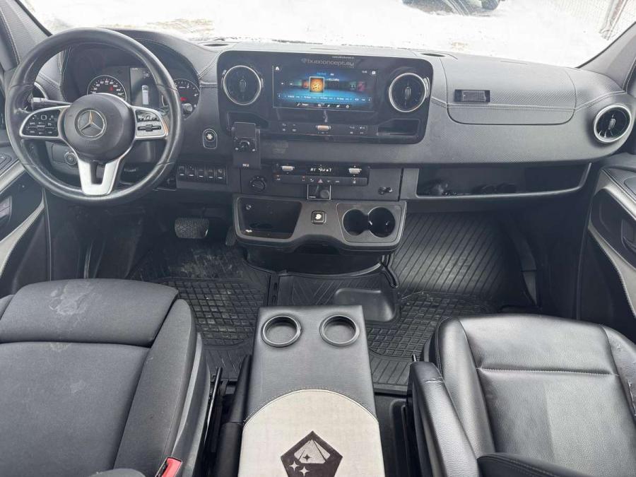 Black Mercedes-Benz Sprinter 2019 in Klaipeda, with an engine capacity of 2.14 L and mileage of 490 thousand km for 18800 €, photo 7 on AUTOMOTO.COM.LV