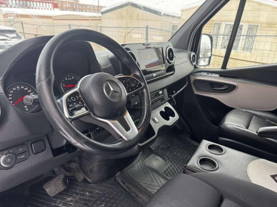 Black Mercedes-Benz Sprinter 2019 in Klaipeda, with an engine capacity of 2.14 L and mileage of 490 thousand km for 18800 €, photo 9 on AUTOMOTO.COM.LV