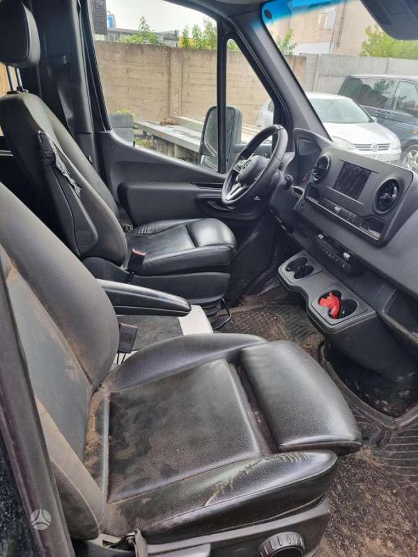 Melns Mercedes-Benz Sprinter 2019 Tauragė, ar dzinēja tilpumu 3.00 L un nobraukumu 340 tūkst. km par 13700 €, foto 6 vietnē AUTOMOTO.COM.LV