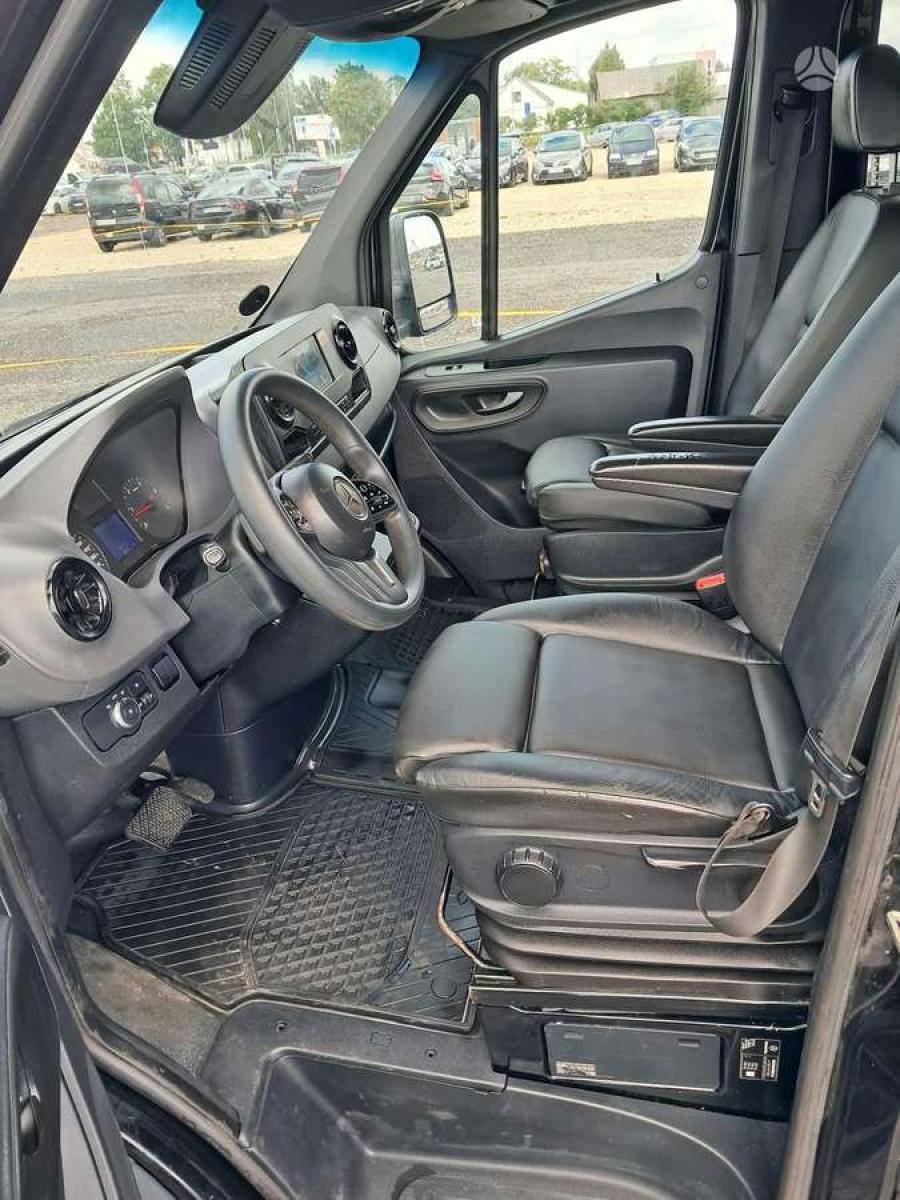 Melns Mercedes-Benz Sprinter 2021 Tauragė, ar dzinēja tilpumu 3.00 L un nobraukumu 223 tūkst. km par 19500 €, foto 9 vietnē AUTOMOTO.COM.LV