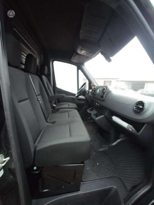 Black Mercedes-Benz Sprinter 2022 in Taurage, with an engine capacity of 2.00 L and mileage of 218 thousand km for 20000 €, photo 5 on AUTOMOTO.COM.LV
