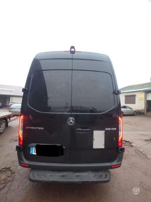 Black Mercedes-Benz Sprinter 2022 in Taurage, with an engine capacity of 2.00 L and mileage of 218 thousand km for 20000 €, photo 7 on AUTOMOTO.COM.LV