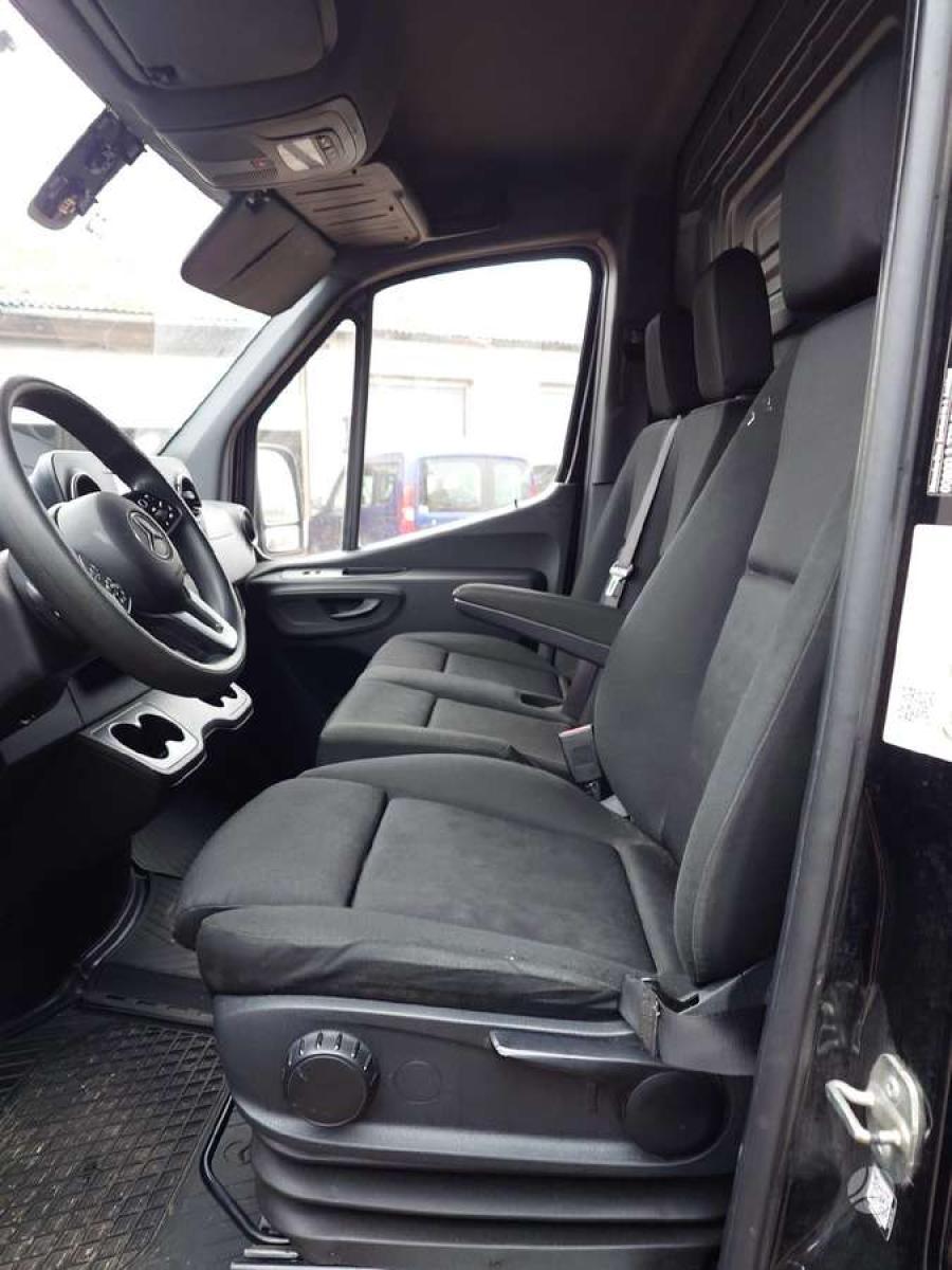 Black Mercedes-Benz Sprinter 2022 in Taurage, with an engine capacity of 2.00 L and mileage of 218 thousand km for 20000 €, photo 11 on AUTOMOTO.COM.LV