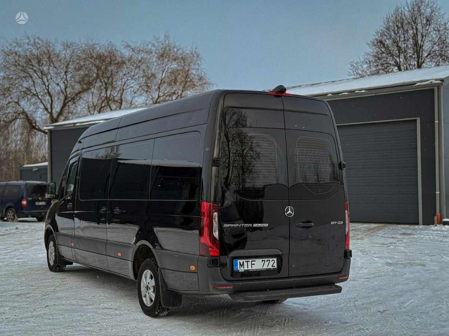 Melns Mercedes-Benz Sprinter 2023 Jurbarkas, ar dzinēja tilpumu 1.95 L un nobraukumu 647 tūkst. km par 36500 €, foto 4 vietnē AUTOMOTO.COM.LV