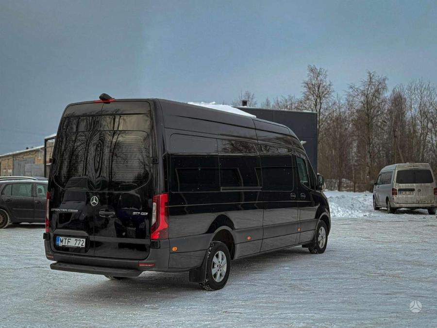 Melns Mercedes-Benz Sprinter 2023 Jurbarkas, ar dzinēja tilpumu 1.95 L un nobraukumu 647 tūkst. km par 36500 €, foto 5 vietnē AUTOMOTO.COM.LV