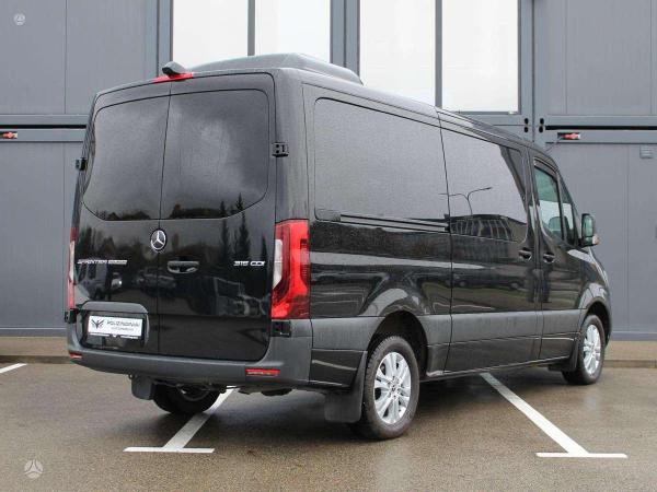 Melns Mercedes-Benz Sprinter 2023 Viļņa, ar dzinēja tilpumu 1.95 L un nobraukumu 68 tūkst. km par 52750 €, foto 3 vietnē AUTOMOTO.COM.LV