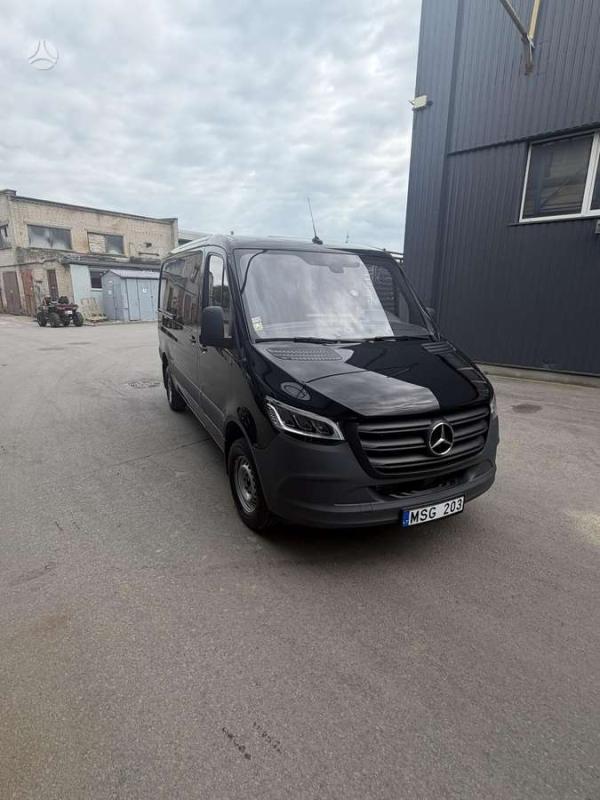 Melns Mercedes-Benz Sprinter 2023 Kauņa, ar dzinēja tilpumu 2.00 L un nobraukumu 201 tūkst. km par 44770 €, foto  vietnē AUTOMOTO.COM.LV