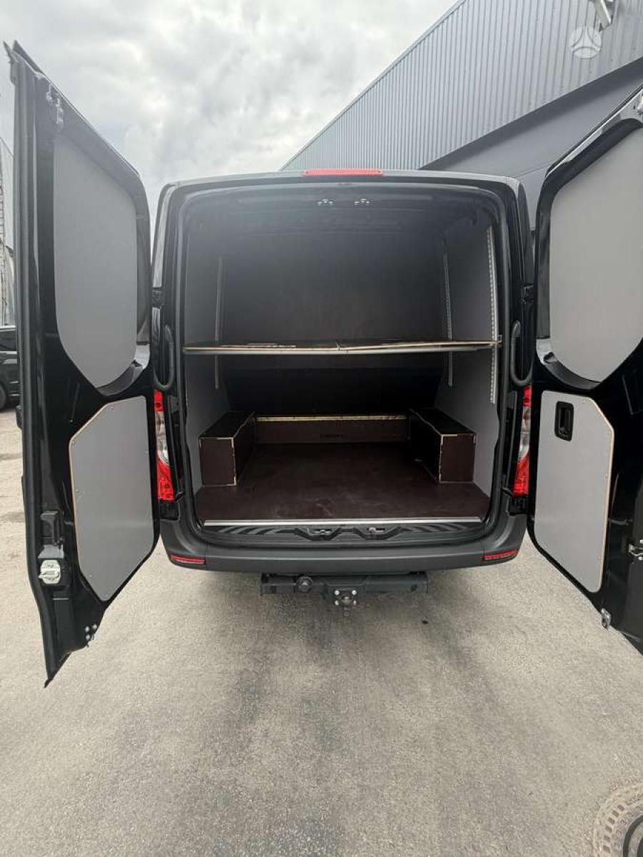 Black Mercedes-Benz Sprinter 2023 in Kaunas, with an engine capacity of 2.00 L and mileage of 201 thousand km for 44770 €, photo 6 on AUTOMOTO.COM.LV