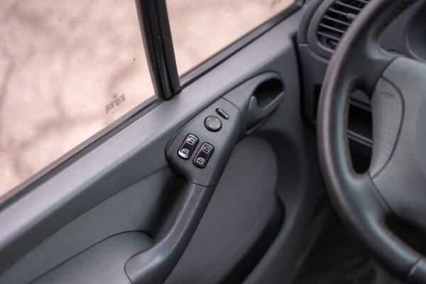 Black Mercedes-Benz Sprinter 1998 in Riga, with an engine capacity of 2.20 L and mileage of 377 thousand km for 7500 €, photo 4 on AUTOMOTO.COM.LV