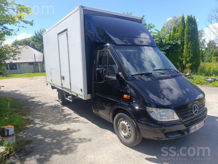 Black Mercedes-Benz Sprinter 2003 in Riga, with an engine capacity of 2.70 L and mileage of 472 thousand km for 7000 €, photo 3 on AUTOMOTO.COM.LV