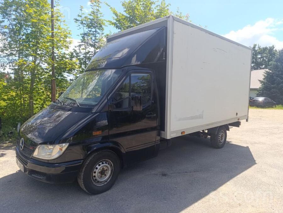 Black Mercedes-Benz Sprinter 2003 in Riga, with an engine capacity of 2.70 L and mileage of 472 thousand km for 7000 €, photo 4 on AUTOMOTO.COM.LV