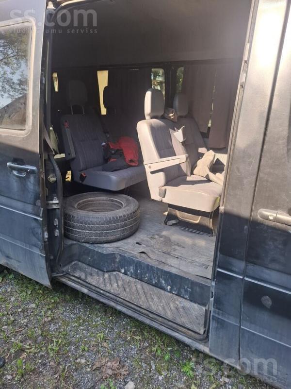 Melns Mercedes-Benz Sprinter 2005 Rīga, ar dzinēja tilpumu 2.20 L un nobraukumu 839 tūkst. km par 2300 €, foto 2 vietnē AUTOMOTO.COM.LV