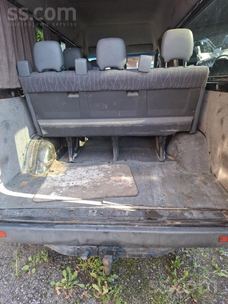 Melns Mercedes-Benz Sprinter 2005 Rīga, ar dzinēja tilpumu 2.20 L un nobraukumu 839 tūkst. km par 2300 €, foto 4 vietnē AUTOMOTO.COM.LV