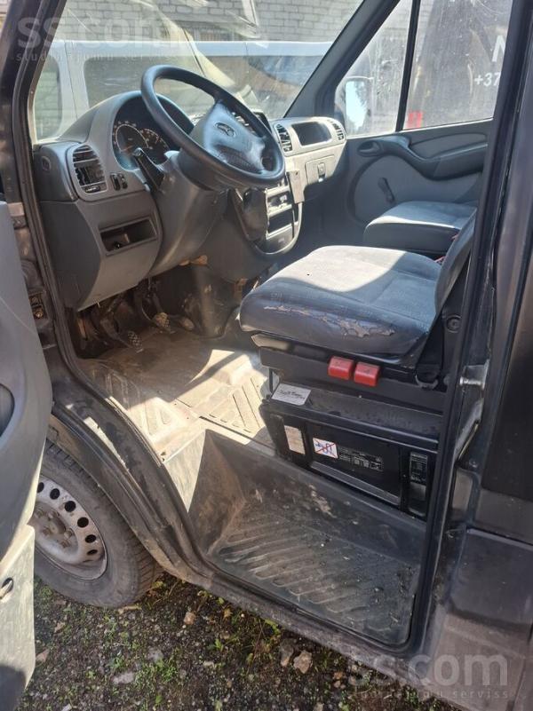 Melns Mercedes-Benz Sprinter 2005 Rīga, ar dzinēja tilpumu 2.20 L un nobraukumu 839 tūkst. km par 2300 €, foto 6 vietnē AUTOMOTO.COM.LV