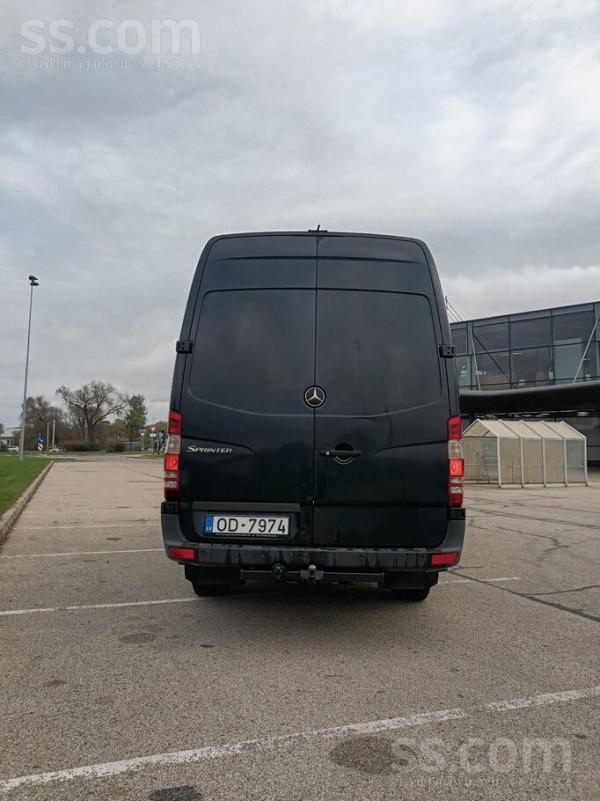 Black Mercedes-Benz Sprinter 2008 in Riga, with an engine capacity of 3.00 L and mileage of 368 thousand km for 11995 €, photo 5 on AUTOMOTO.COM.LV
