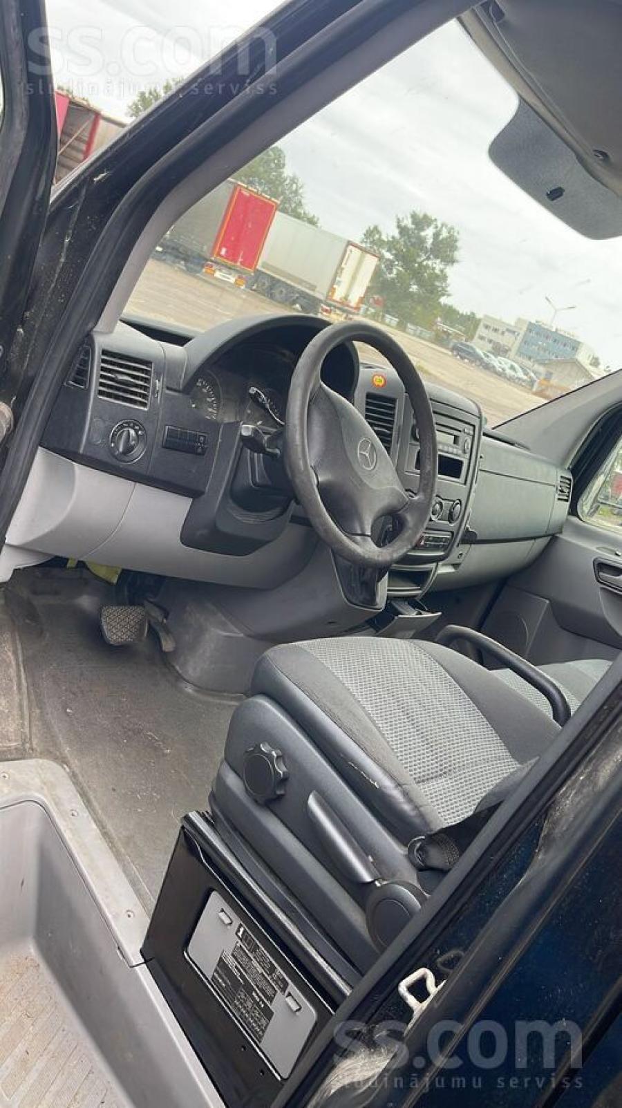Melns Mercedes-Benz Sprinter 2010 Rīga, ar dzinēja tilpumu 3.00 L un nobraukumu 0 tūkst. km par 4900 €, foto 4 vietnē AUTOMOTO.COM.LV