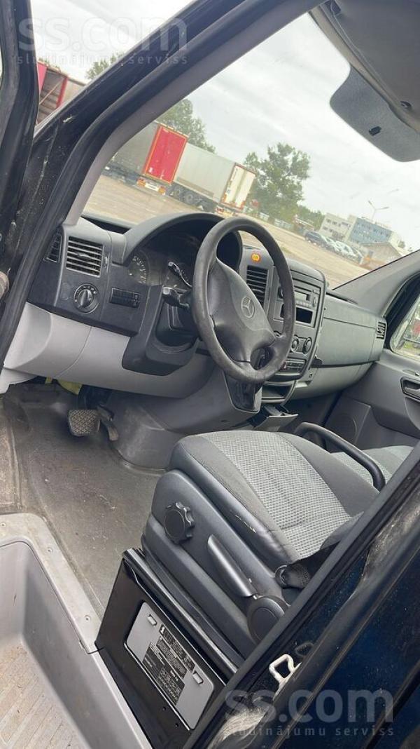 Black Mercedes-Benz Sprinter 2010 in Riga, with an engine capacity of 3.00 L and mileage of 0 thousand km for 4900 €, photo 4 on AUTOMOTO.COM.LV