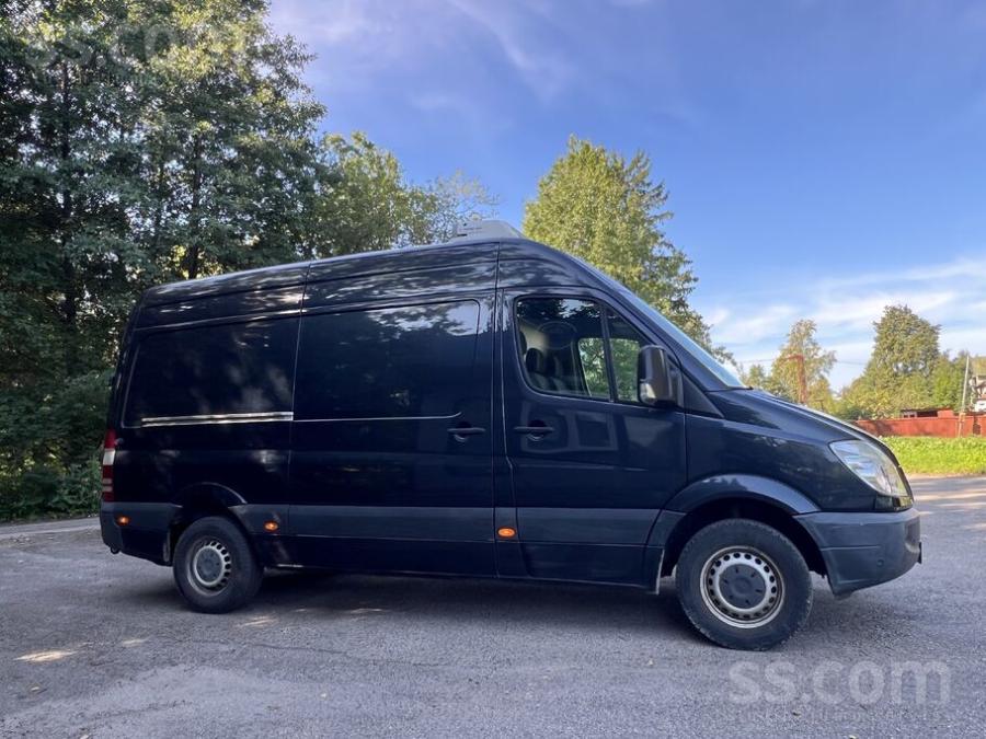 Black Mercedes-Benz Sprinter 2013 in Riga, with an engine capacity of 2.10 L and mileage of 110 thousand km for 11400 €, photo 5 on AUTOMOTO.COM.LV