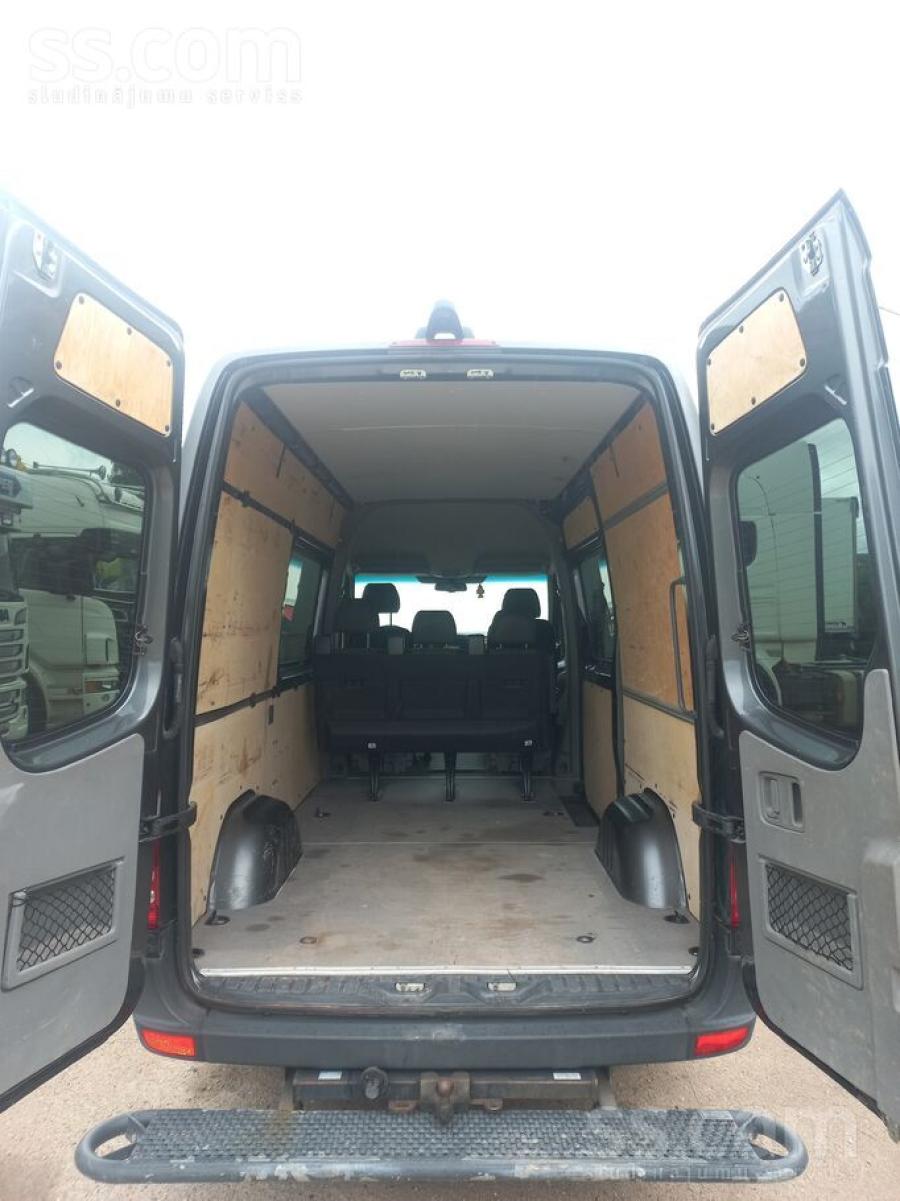 Black Mercedes-Benz Sprinter 2016 in Jekabpils, with an engine capacity of 2.10 L and mileage of 175 thousand km for 16500 €, photo 10 on AUTOMOTO.COM.LV
