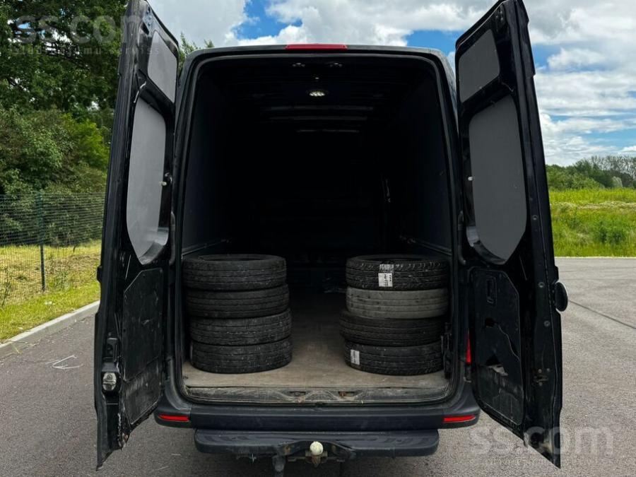Melns Mercedes-Benz Sprinter 2020 Cēsis, ar dzinēja tilpumu 3.00 L un nobraukumu 408 tūkst. km par 24000 €, foto 6 vietnē AUTOMOTO.COM.LV