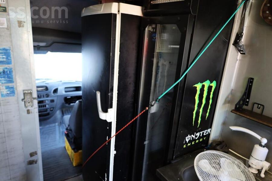 Melns Mercedes-Benz Sprinter 2001 Rīga, ar dzinēja tilpumu 2.20 L un nobraukumu 0 tūkst. km par 10995 €, foto 14 vietnē AUTOMOTO.COM.LV