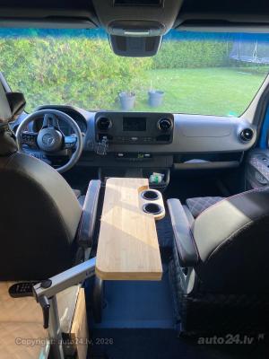 Melns Mercedes-Benz Sprinter 2020 Tallina, ar dzinēja tilpumu 2.10 L un nobraukumu 41 tūkst. km par 58000 €, foto 10 vietnē AUTOMOTO.COM.LV