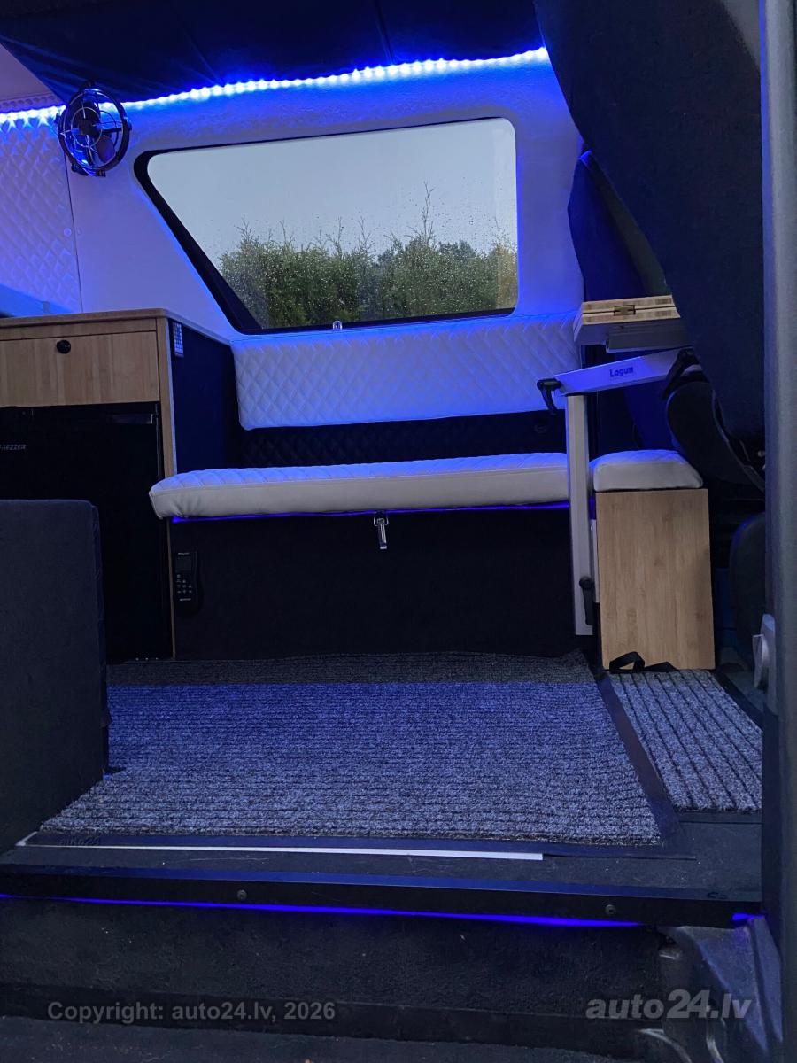 Melns Mercedes-Benz Sprinter 2020 Tallina, ar dzinēja tilpumu 2.10 L un nobraukumu 41 tūkst. km par 58000 €, foto 12 vietnē AUTOMOTO.COM.LV