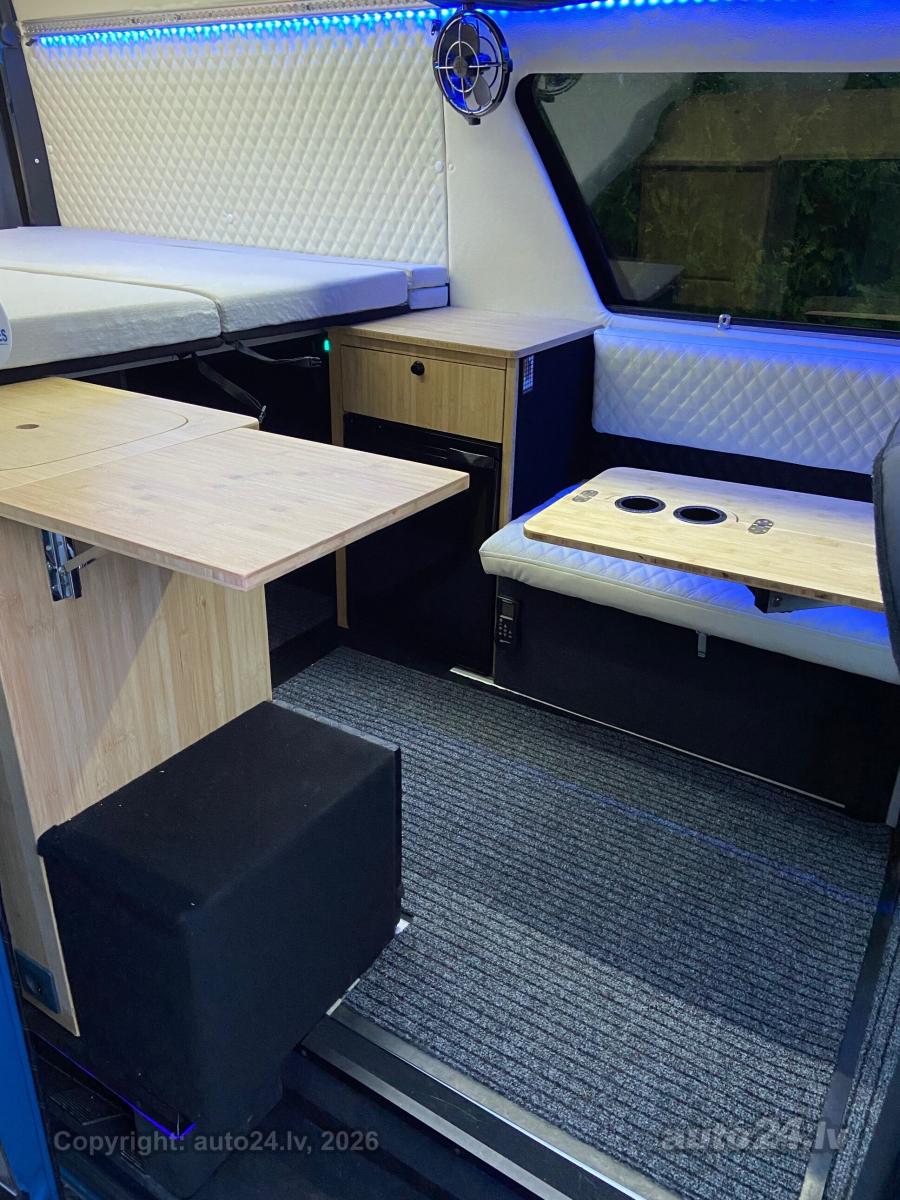 Melns Mercedes-Benz Sprinter 2020 Tallina, ar dzinēja tilpumu 2.10 L un nobraukumu 41 tūkst. km par 58000 €, foto 13 vietnē AUTOMOTO.COM.LV