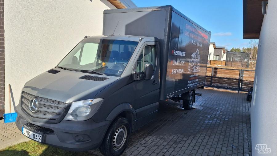 Black Mercedes-Benz Sprinter 2017 in Vilnius, with an engine capacity of 2.20 L and mileage of 194 thousand km for 18500 €, photo 3 on AUTOMOTO.COM.LV