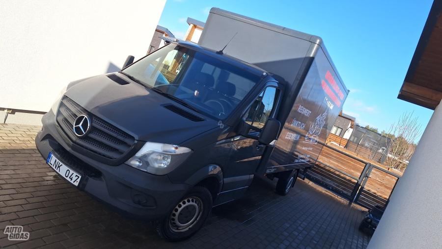Black Mercedes-Benz Sprinter 2017 in Vilnius, with an engine capacity of 2.20 L and mileage of 194 thousand km for 18500 €, photo 8 on AUTOMOTO.COM.LV
