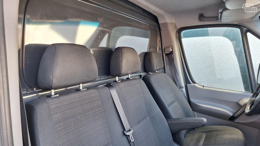 Black Mercedes-Benz Sprinter 2017 in Vilnius, with an engine capacity of 2.20 L and mileage of 194 thousand km for 18500 €, photo 10 on AUTOMOTO.COM.LV