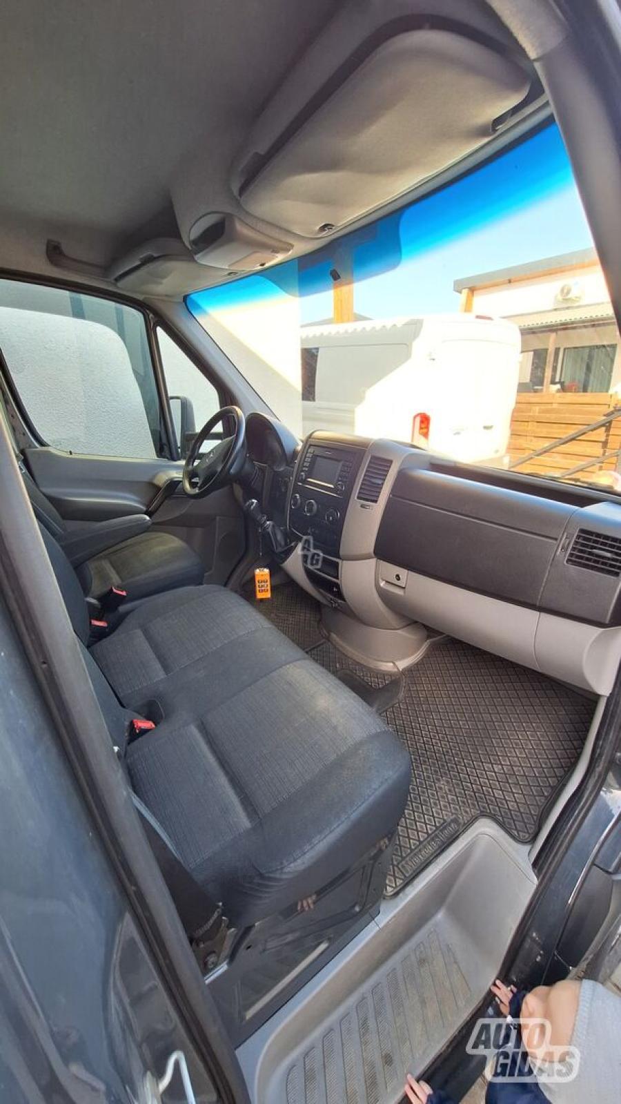 Black Mercedes-Benz Sprinter 2017 in Vilnius, with an engine capacity of 2.20 L and mileage of 194 thousand km for 18500 €, photo 13 on AUTOMOTO.COM.LV