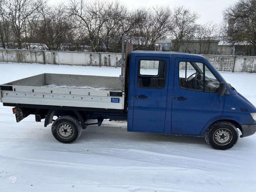Blue Mercedes-Benz Sprinter 2003 in Vilkaviskis, with an engine capacity of 2.20 L and mileage of 162 thousand km for 4800 €, photo 4 on AUTOMOTO.COM.LV