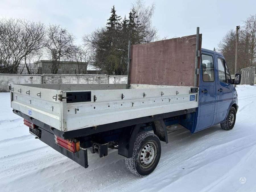 Blue Mercedes-Benz Sprinter 2003 in Vilkaviskis, with an engine capacity of 2.20 L and mileage of 162 thousand km for 4800 €, photo 5 on AUTOMOTO.COM.LV