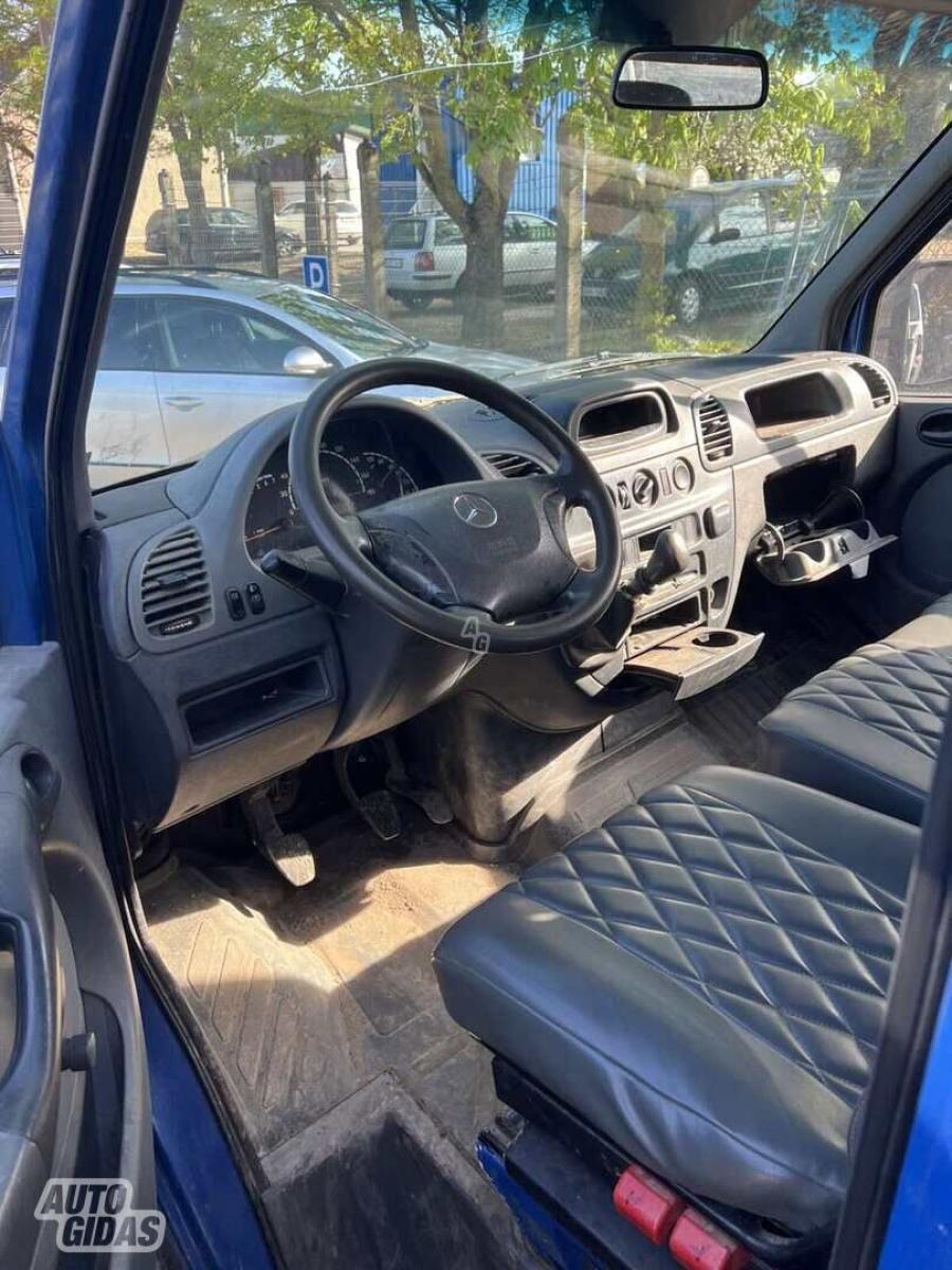 Blue Mercedes-Benz Sprinter 2005 in Jurbarkas, with an engine capacity of 2.20 L and mileage of 300 thousand km for 2700 €, photo 6 on AUTOMOTO.COM.LV