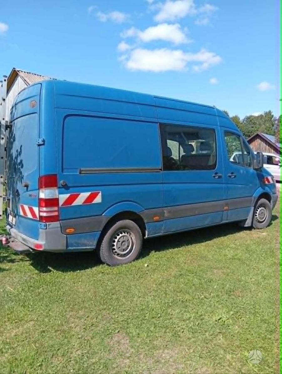 Blue Mercedes-Benz Sprinter 2009 in Vilnius, with an engine capacity of 2.14 L and mileage of 393 thousand km for 3200 €, photo 4 on AUTOMOTO.COM.LV
