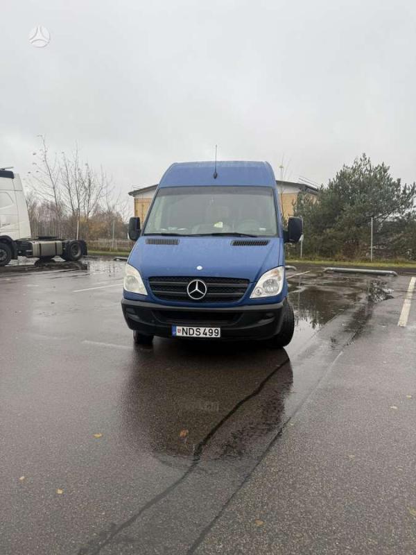 Blue Mercedes-Benz Sprinter 2011 in Vilnius, with an engine capacity of 2.20 L and mileage of 290 thousand km for 10500 €, photo 3 on AUTOMOTO.COM.LV