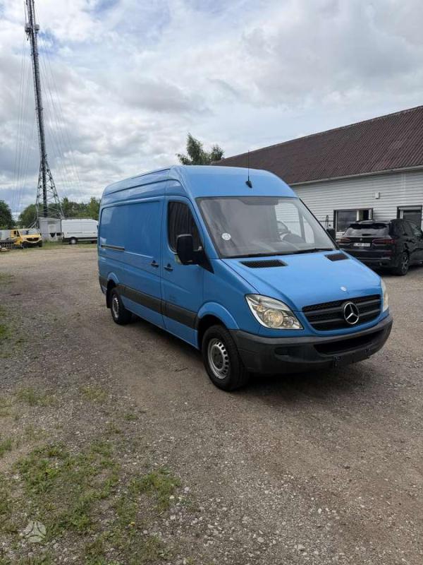 Blue Mercedes-Benz Sprinter 2011 in Taurage, with an engine capacity of 3.00 L and mileage of 204 thousand km for 7600 €, photo 2 on AUTOMOTO.COM.LV