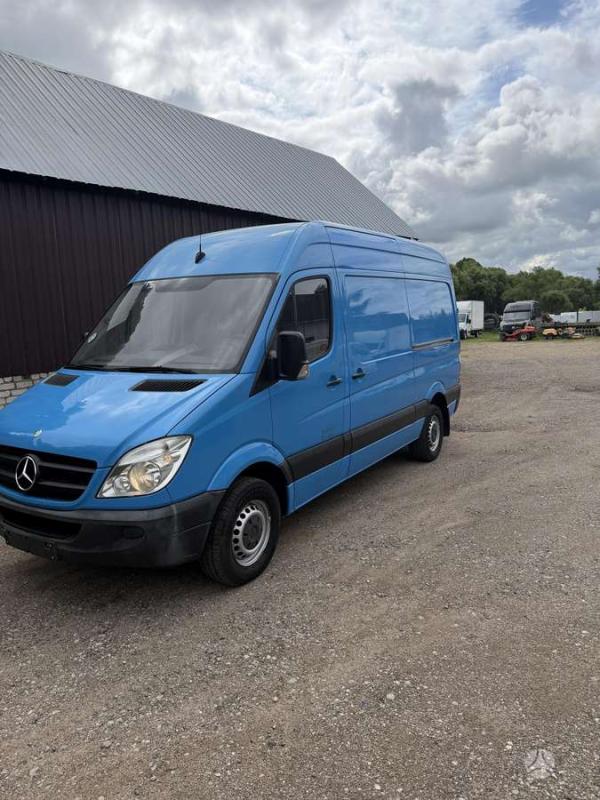 Blue Mercedes-Benz Sprinter 2011 in Taurage, with an engine capacity of 3.00 L and mileage of 204 thousand km for 7600 €, photo 3 on AUTOMOTO.COM.LV