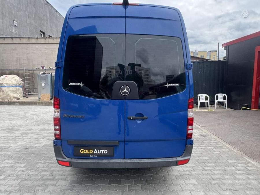 Blue Mercedes-Benz Sprinter 2011 in Vilnius, with an engine capacity of 2.20 L and mileage of 281 thousand km for 10800 €, photo 7 on AUTOMOTO.COM.LV