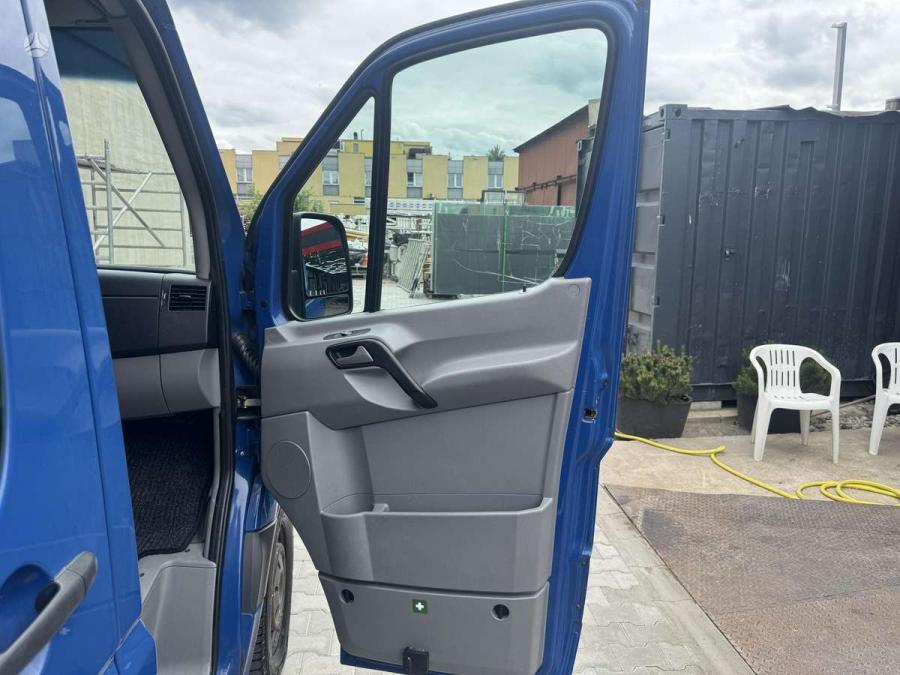 Blue Mercedes-Benz Sprinter 2011 in Vilnius, with an engine capacity of 2.20 L and mileage of 281 thousand km for 10800 €, photo 8 on AUTOMOTO.COM.LV