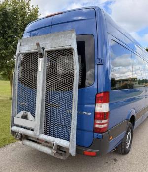 Blue Mercedes-Benz Sprinter 2014 in Siauliai, with an engine capacity of 2.14 L and mileage of 396 thousand km for 14700 €, photo 9 on AUTOMOTO.COM.LV
