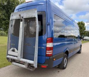 Blue Mercedes-Benz Sprinter 2014 in Siauliai, with an engine capacity of 2.14 L and mileage of 396 thousand km for 14700 €, photo 10 on AUTOMOTO.COM.LV