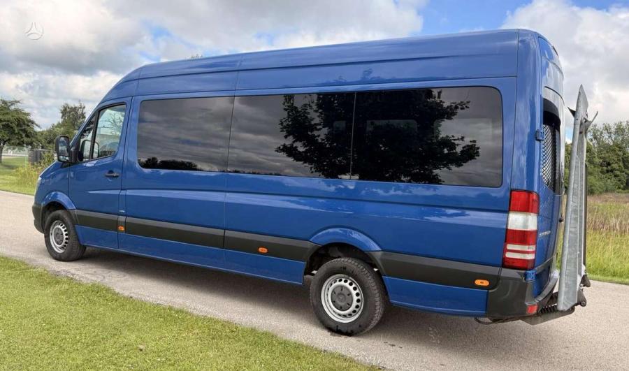Blue Mercedes-Benz Sprinter 2014 in Siauliai, with an engine capacity of 2.14 L and mileage of 396 thousand km for 14700 €, photo 11 on AUTOMOTO.COM.LV
