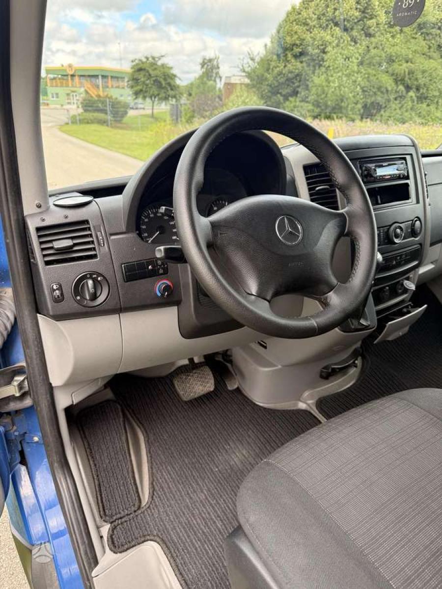 Blue Mercedes-Benz Sprinter 2014 in Siauliai, with an engine capacity of 2.14 L and mileage of 396 thousand km for 14700 €, photo 13 on AUTOMOTO.COM.LV