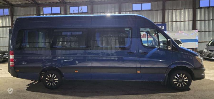 Blue Mercedes-Benz Sprinter 2015 in Siauliai, with an engine capacity of 2.14 L and mileage of 351 thousand km for 16300 €, photo 7 on AUTOMOTO.COM.LV