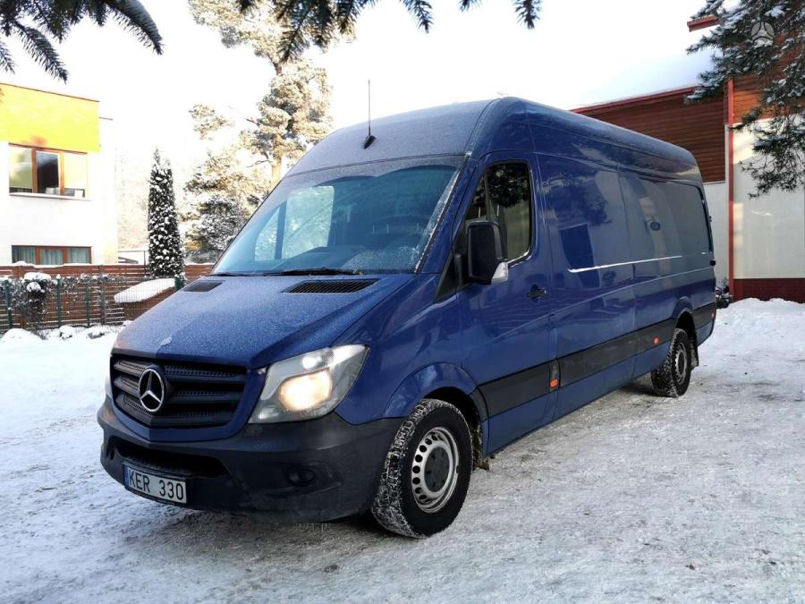 Blue Mercedes-Benz Sprinter 2015 in Siauliai, with an engine capacity of 2.14 L and mileage of 147 thousand km for 6999 €, photo 1 on AUTOMOTO.COM.LV