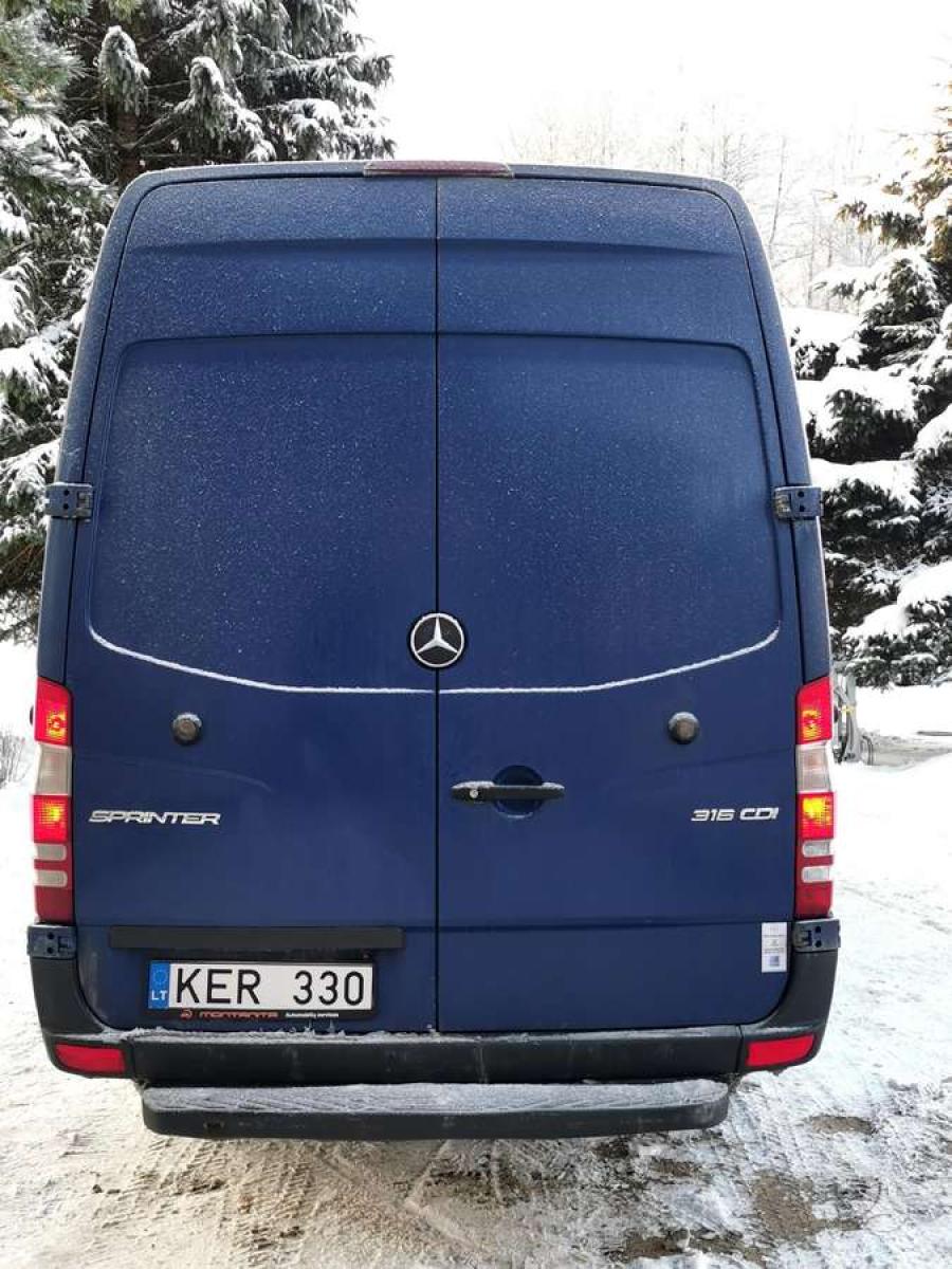 Blue Mercedes-Benz Sprinter 2015 in Siauliai, with an engine capacity of 2.14 L and mileage of 147 thousand km for 6999 €, photo 10 on AUTOMOTO.COM.LV