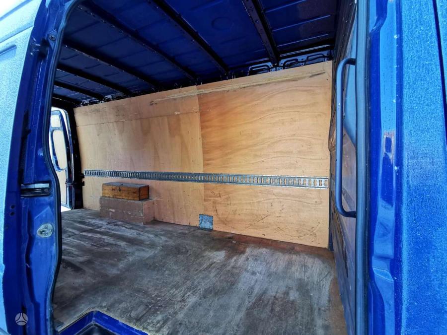Blue Mercedes-Benz Sprinter 2015 in Siauliai, with an engine capacity of 2.14 L and mileage of 147 thousand km for 6999 €, photo 13 on AUTOMOTO.COM.LV