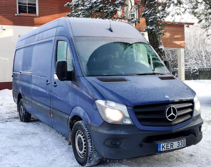 Blue Mercedes-Benz Sprinter 2015 in Siauliai, with an engine capacity of 2.14 L and mileage of 147 thousand km for 6999 €, photo 17 on AUTOMOTO.COM.LV
